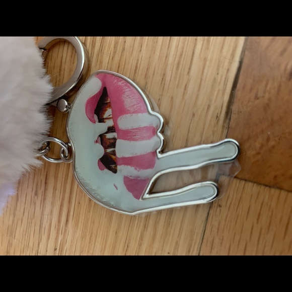 Kylie Cosmetics | Accessories | New Kylie Jenner Puffball Lip Drip ...